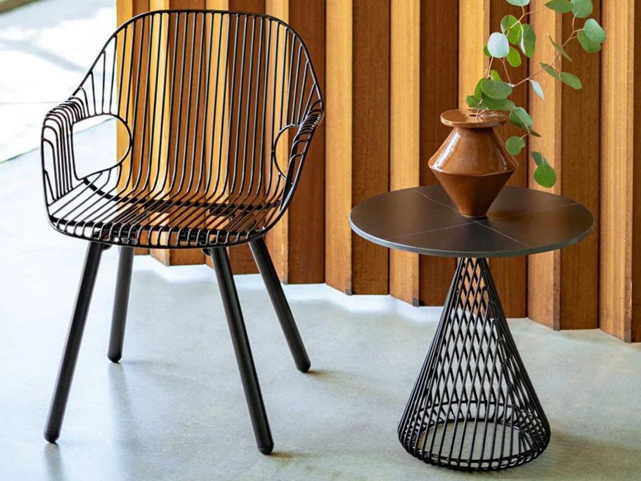 Bend Goods Outdoor Cono Metal Round End Table | CONICALTABLE-STNBLK ...