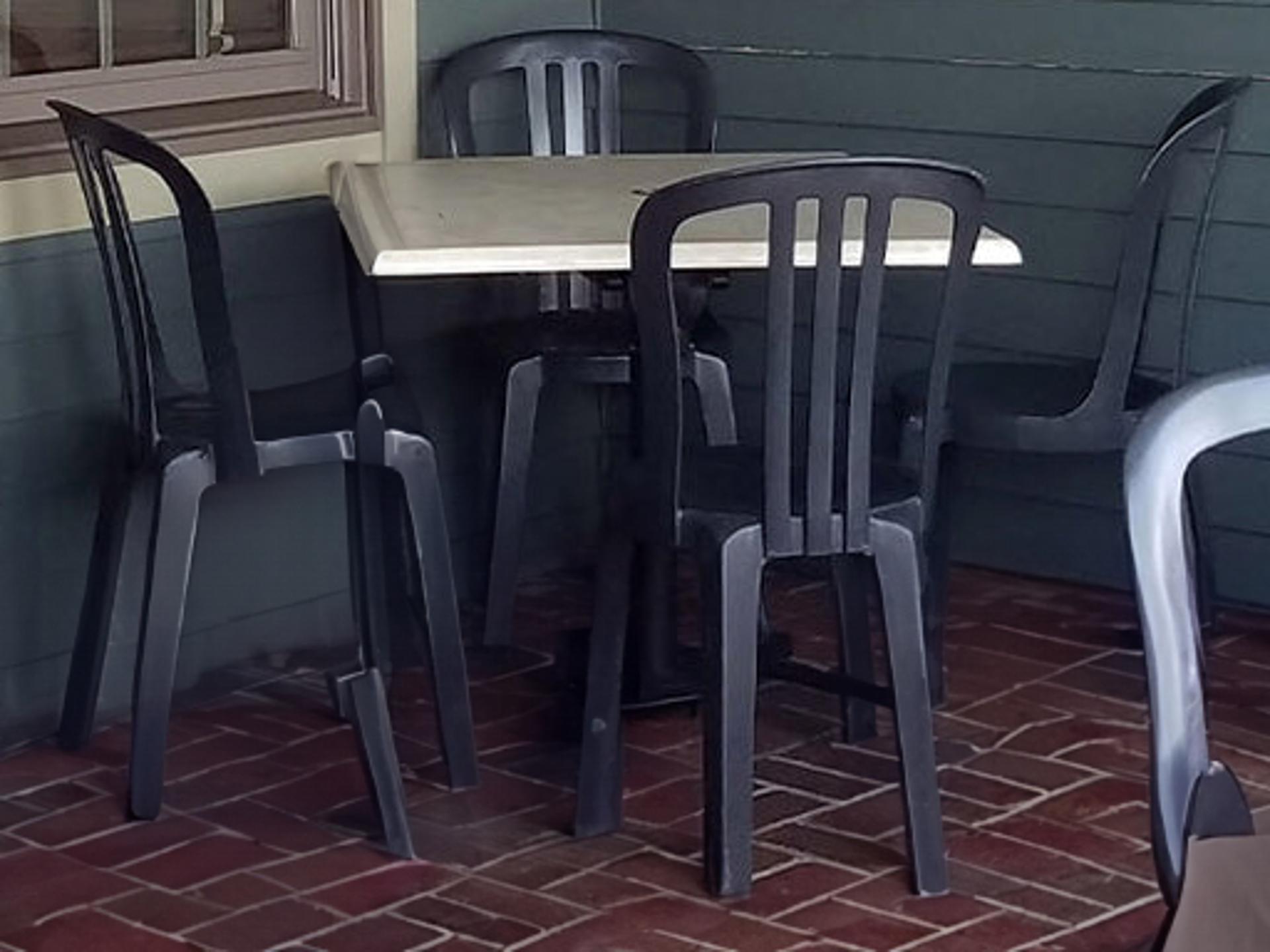 Grosfillex Miami Resin Outdoor Dining Set | MIAMI3 | LuxeDecor