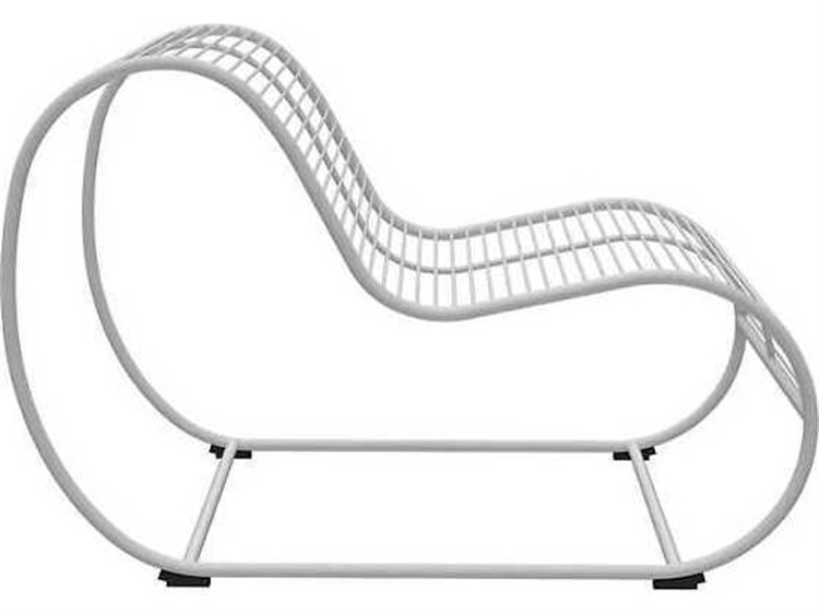 Bend Goods Outdoor Loop Wrought Iron White Lounge Chair | BOOLOOPWH