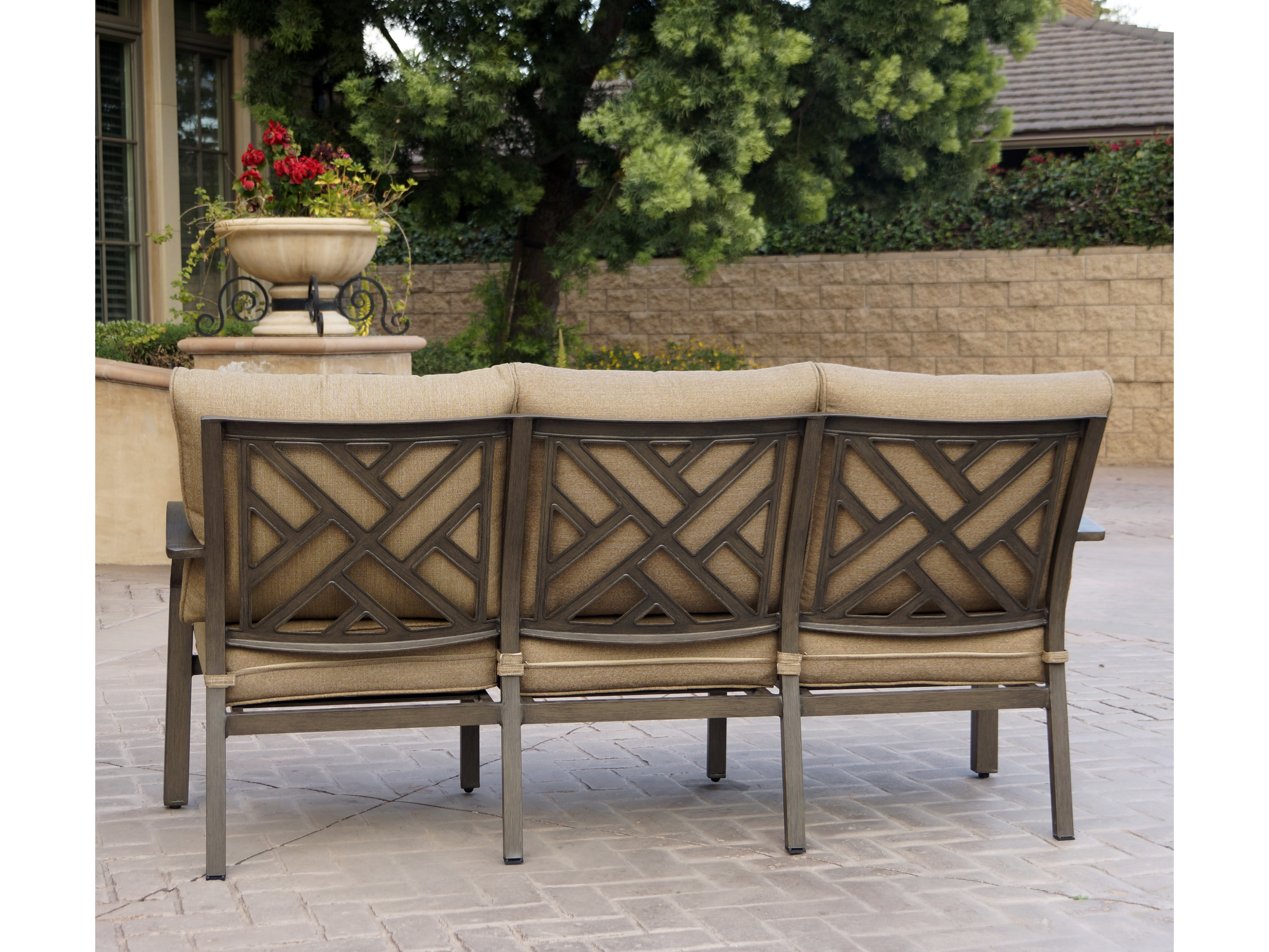 Darlee Outdoor Living Brooklyn Sofa with Cushions | DAN2079