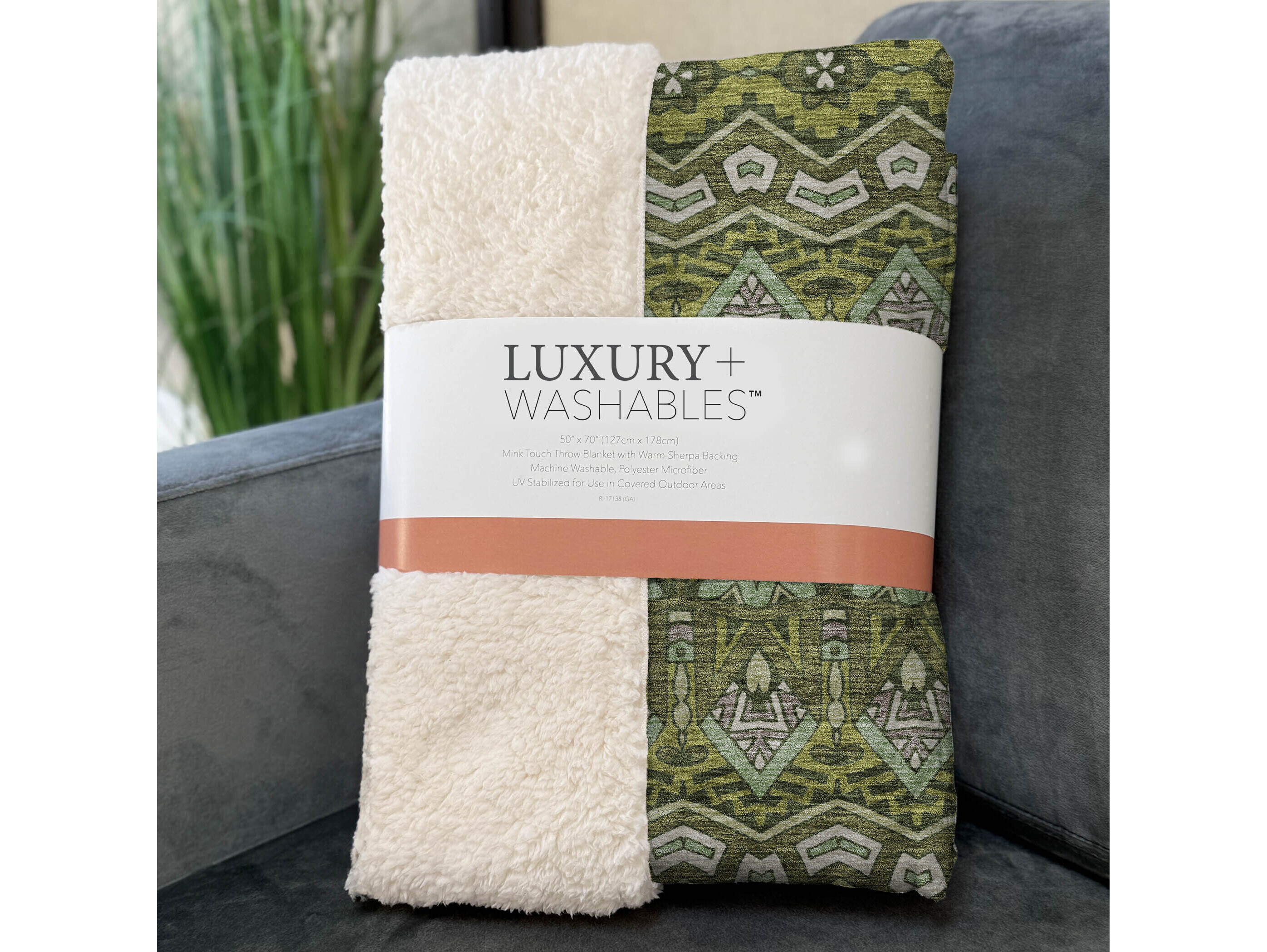 Dalyn Sherpa Green Polyester Throw | DLASB909OL50X70