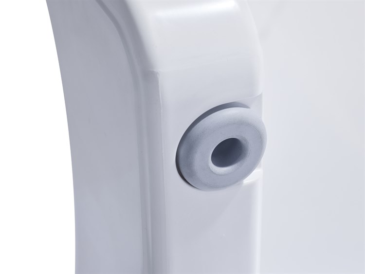 Tupelo Goods Line Resin Lounge Chair in Highcloud White | TUP8900700