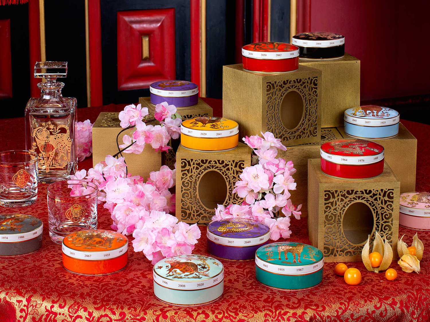 Vista Alegre Golden Ox Large Round Box | VIS21135924