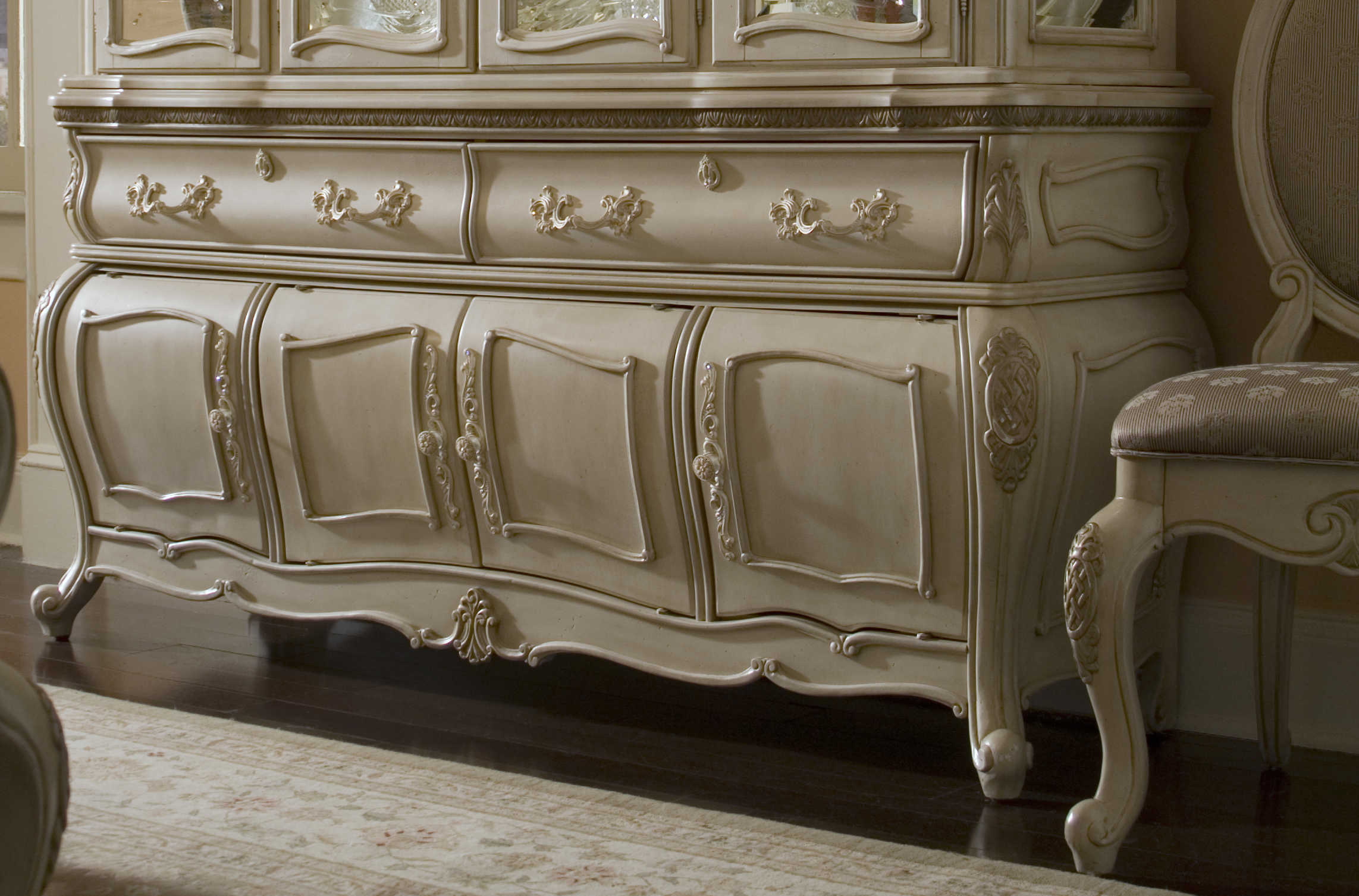 Aico Furniture Michael Amini Lavelle Blanc Buffet | AIC5400604