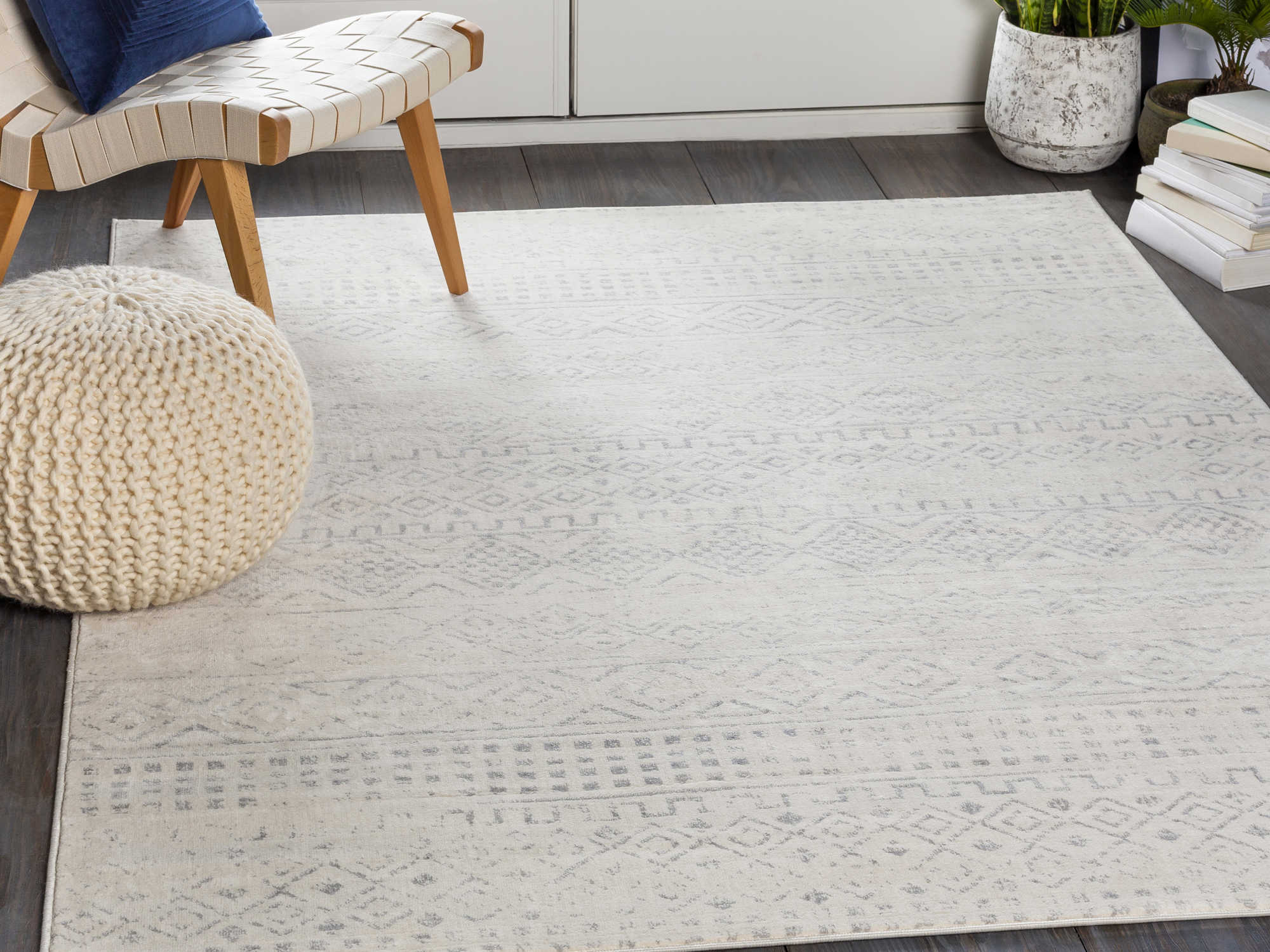 Surya Roma White / Medium Gray Rectangular Area Rug | SYROM2341REC